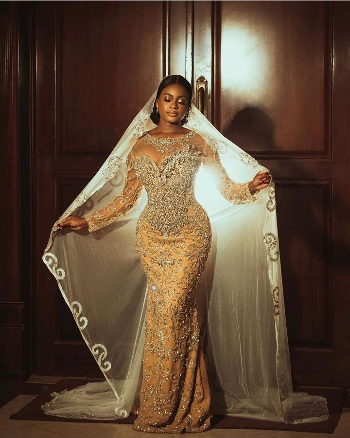 42 Photos: Latest and Most Recent Asoebi In Lace Style – OD9JASTYLES
