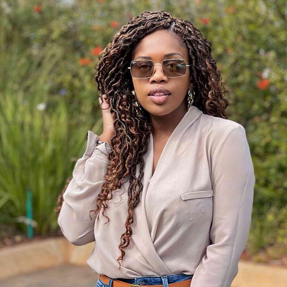 40 Hottest Ways to Style Faux Locs Hairstyle to Look Beautiful ...